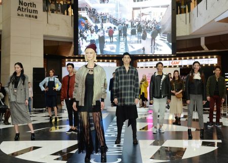 IFC몰, 16일까지 'IFC몰 패션위크' 맞아 신상품 할인, 한정특가 판매